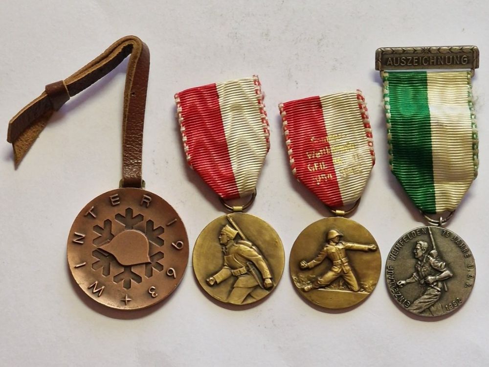 4- Medaillen, Schweizer Militär . (Gebraucht) in für CHF 11 – mit Lieferung auf Ricardo kaufen