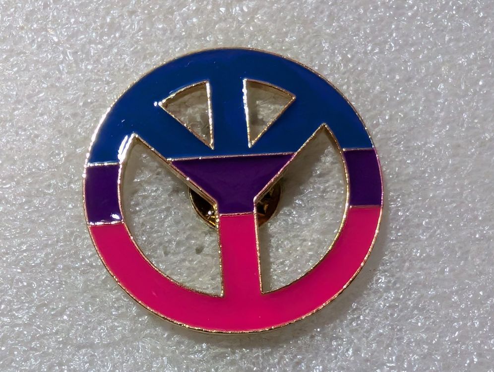 Ansteckpin 106: Pride (Gebraucht) in Oppligen für CHF 1 – mit Lieferung ...