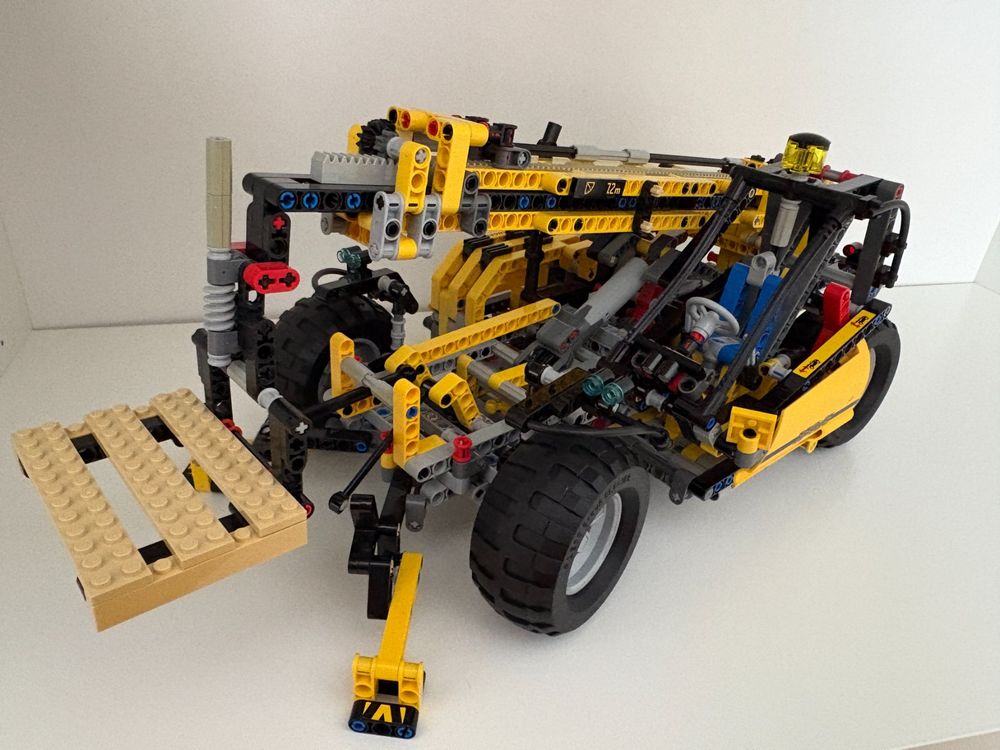 Lego 8295 Telescopic Handler (Gebraucht) in Aarwangen für CHF 60 – mit ...