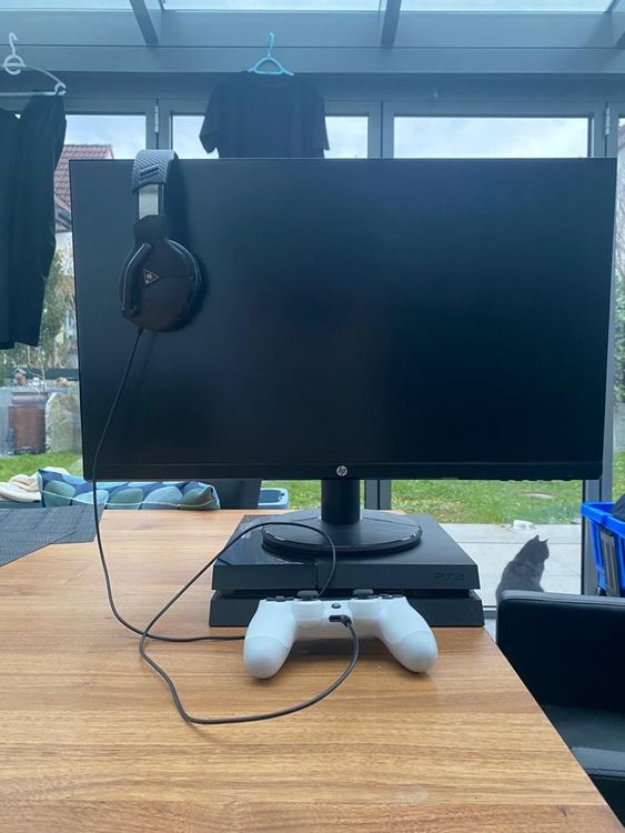 Ps4 mit Monitor, Controller, Headset und Kabel (Gebraucht) in jona für ...