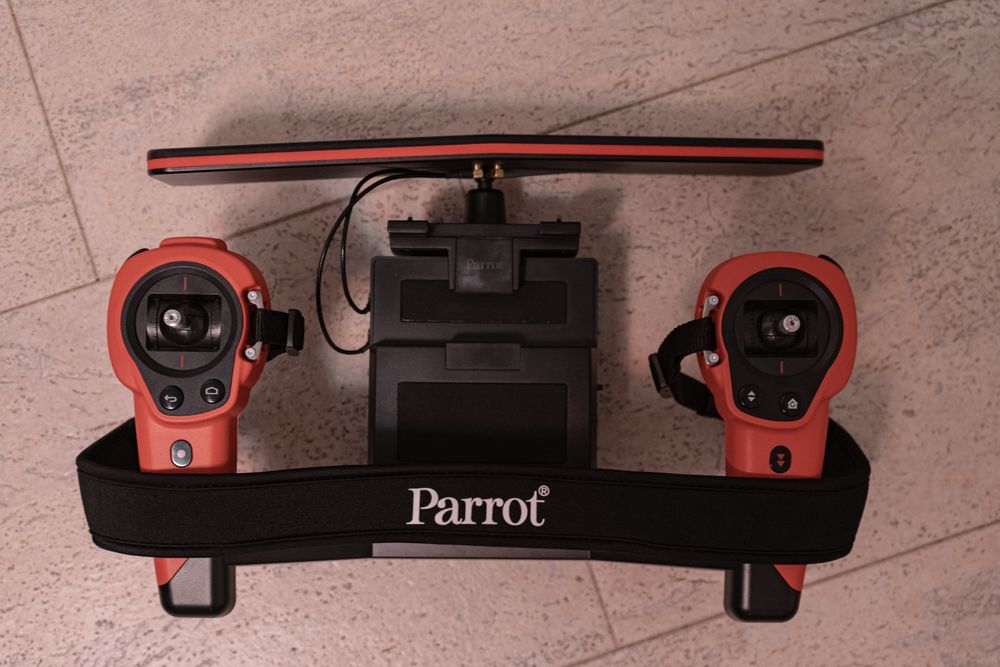 Parrot Bebop Drohne mit Skycontroller und Tragrucksack (Gebraucht) in für CHF 70 – mit Lieferung ...