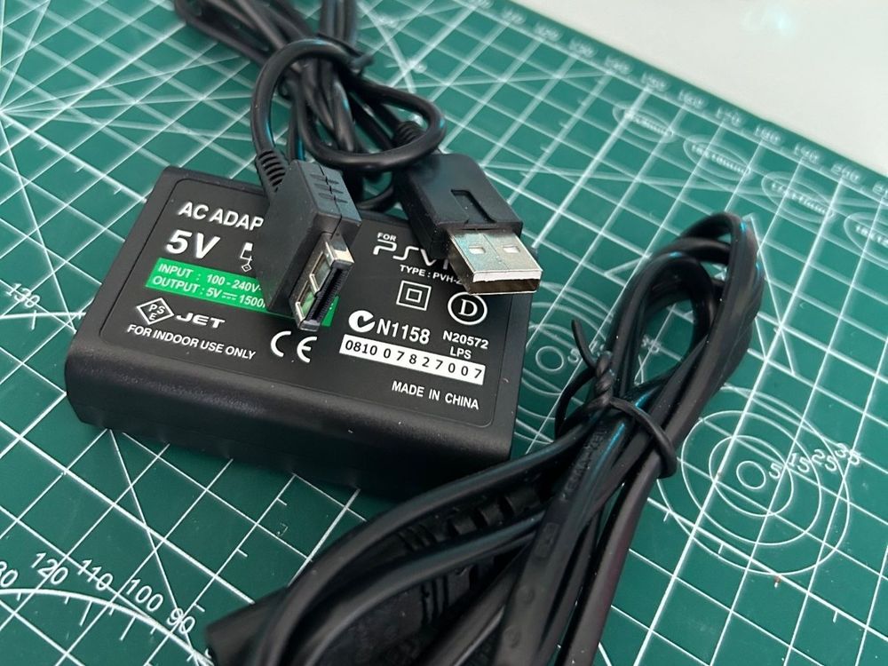 Ladekabel / AC Adapter Netzteil für PlayStation Vita PSV (Neu (gemäss Beschreibung)) in ...