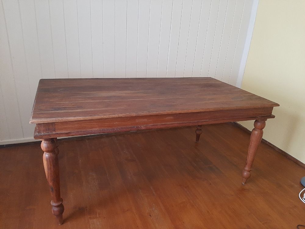 Massiver Holztisch, Esstisch (Gebraucht) in Freienstein für CHF 300 – mit Lieferung auf Ricardo ...