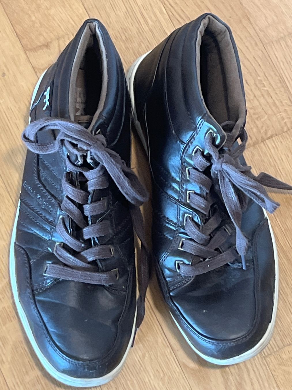 Gut erhaltene Sneakers von British Knights, Gr. 44 (Gebraucht) in ...