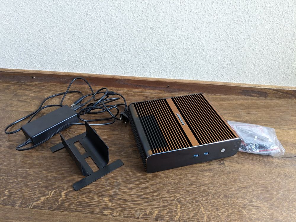 Nano PC geräuschlos Deltatronic i5-7500, 16GB (Gebraucht) in Pfäffikon SZ für CHF 150 – mit ...