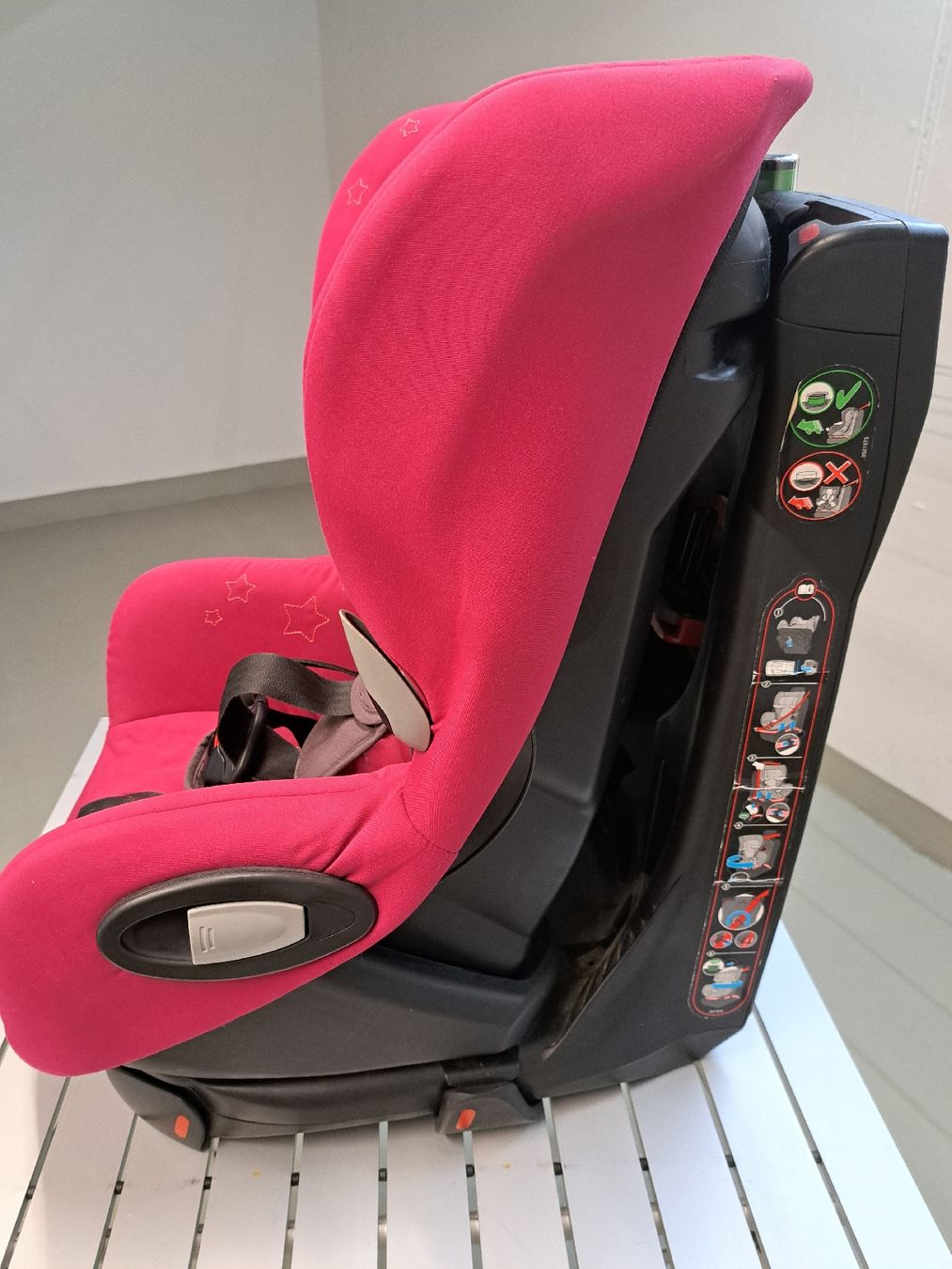 Maxi-Cosi Axiss Kindersitz, drehbar, ab 9kg, Top Zustand (Gebraucht) in ...