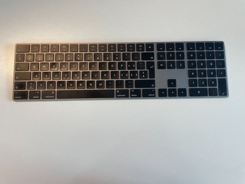 Apple Magic Keyboard black (CH-Layout) | Kaufen auf Ricardo