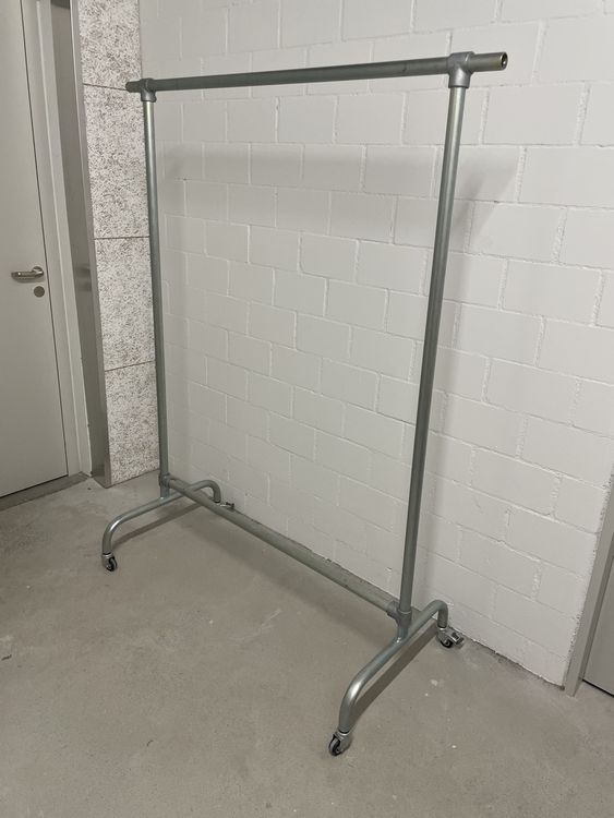 Robuster Kleiderständer mit Rollen | Kaufen auf Ricardo