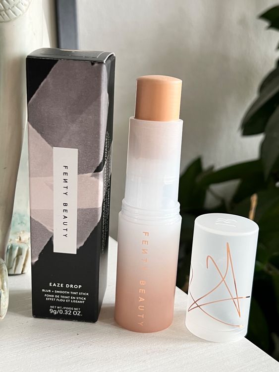 Fenty Beauty Eaze Drop Blur + Smooth tint Stick Foundation (Gebraucht ...