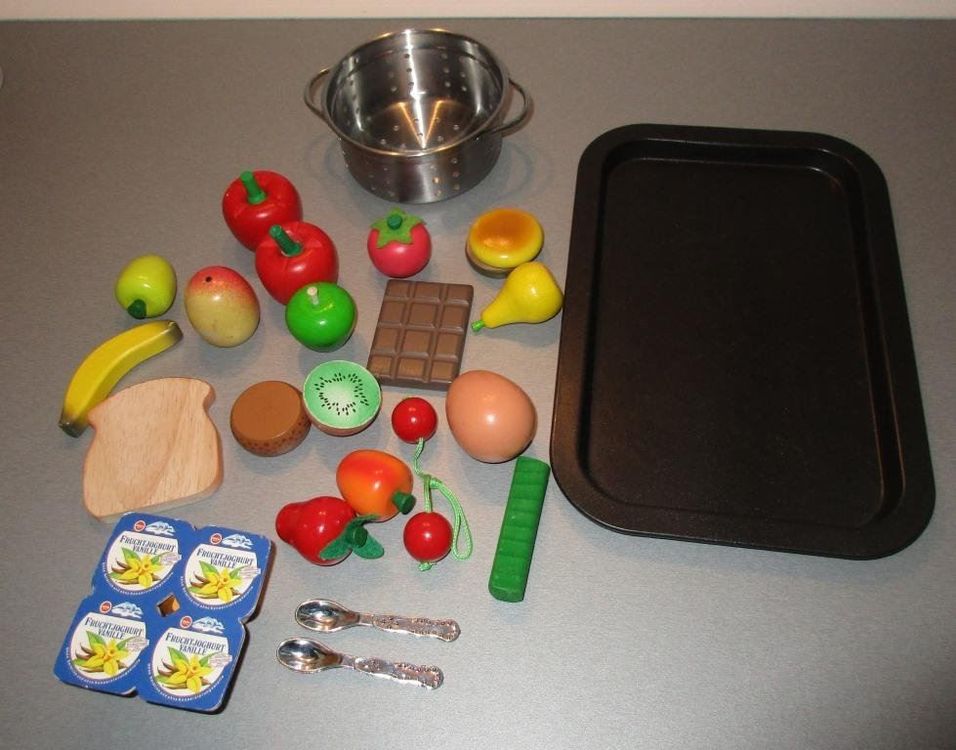 Sachen aus Holz/ Metall für Kinderküche (Gebraucht) in für CHF 22 – mit ...