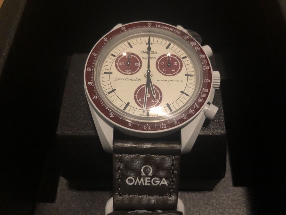 Swatch X Omega MOONSWATCH Pluto, NEU (Neu und originalverpackt) in ...