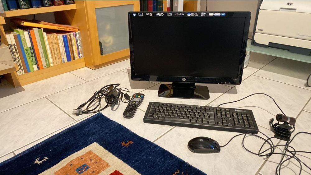 HP 22" Widescreen LED Monitor Full HD inkl. Web Kamera HD (Gebraucht ...