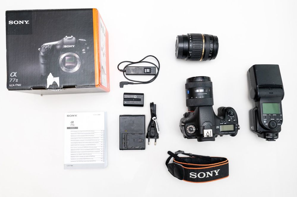 Sony Alpha 77 M2 mit 2 Objektiven, Aufsteckblitzgerät etc (Gebraucht ...