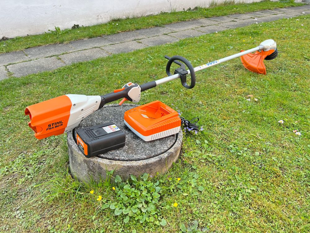 Akku Rasentrimmer STIHL FSA 90 R, mit Batary und Ladegeräte (Gebraucht) in Hinwil für CHF 649 ...