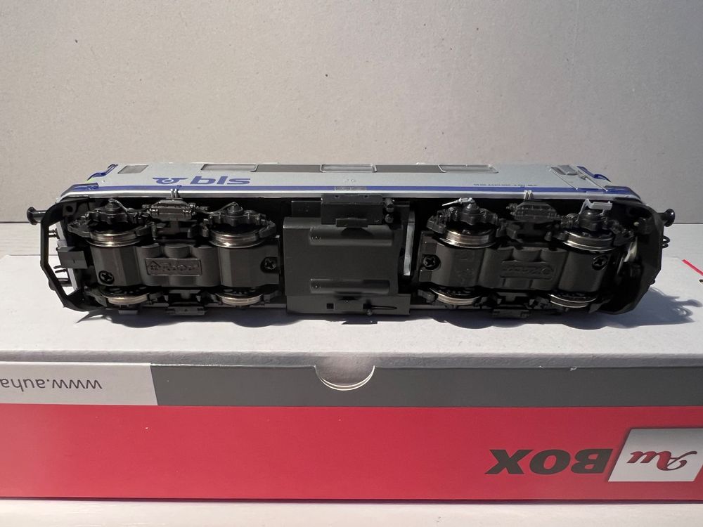 Roco 62691 - Re 420 504 - BLS "Nina" mit Omega-Logo (Defekt) in ...