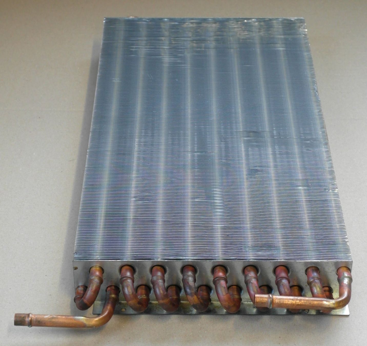 Neuer Luft/Wasser- Wärmetauscher, Al/Cu-Lamellen, 1.0 kW (Neu (gemäss ...