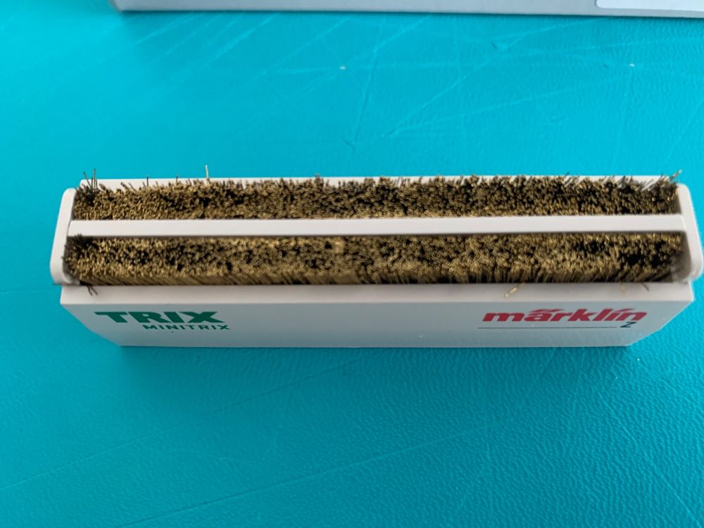 Lokrad-Reinigungsbürste/TRIX /Minitrix-märklin Nr. 66623 (Gebraucht) in ...