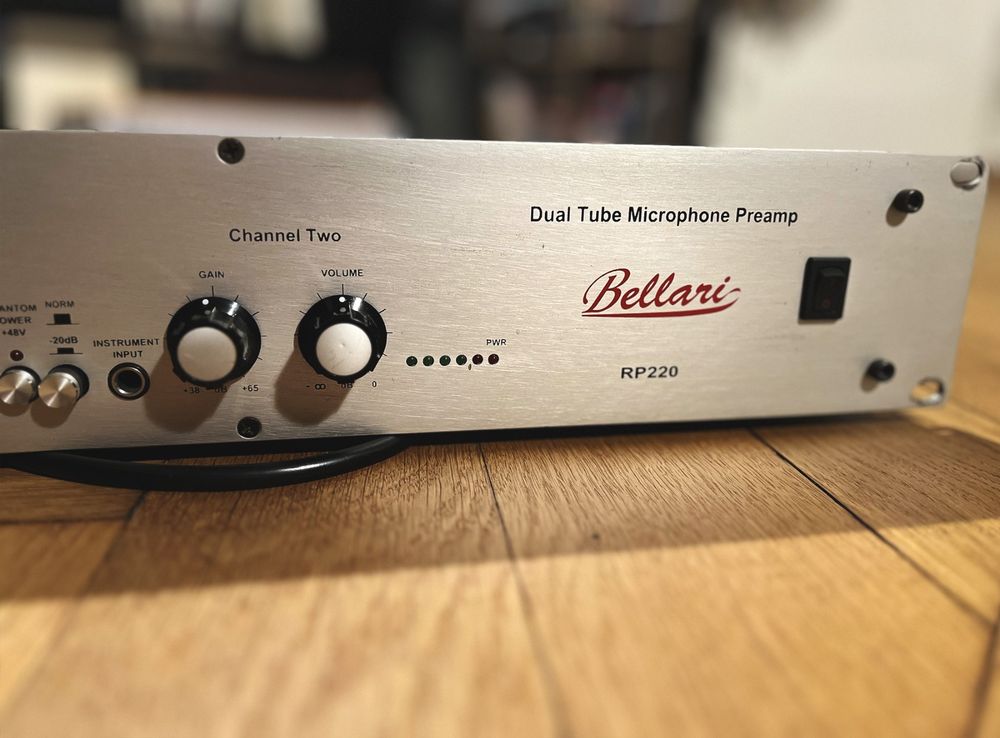 Bellari RP220 dual Tube Mic Preamp (Defekt) in für CHF 111 – mit ...