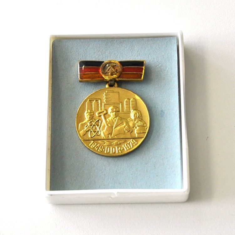 Medaille zum 30. Jahrestag der DDR (Gebraucht) in Uerkheim für CHF 21.9 ...