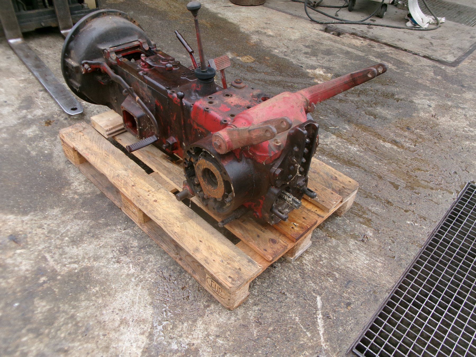 Bucher -Traktor D1800 - Getriebe / Eratzteilträger (Gebraucht) in ...