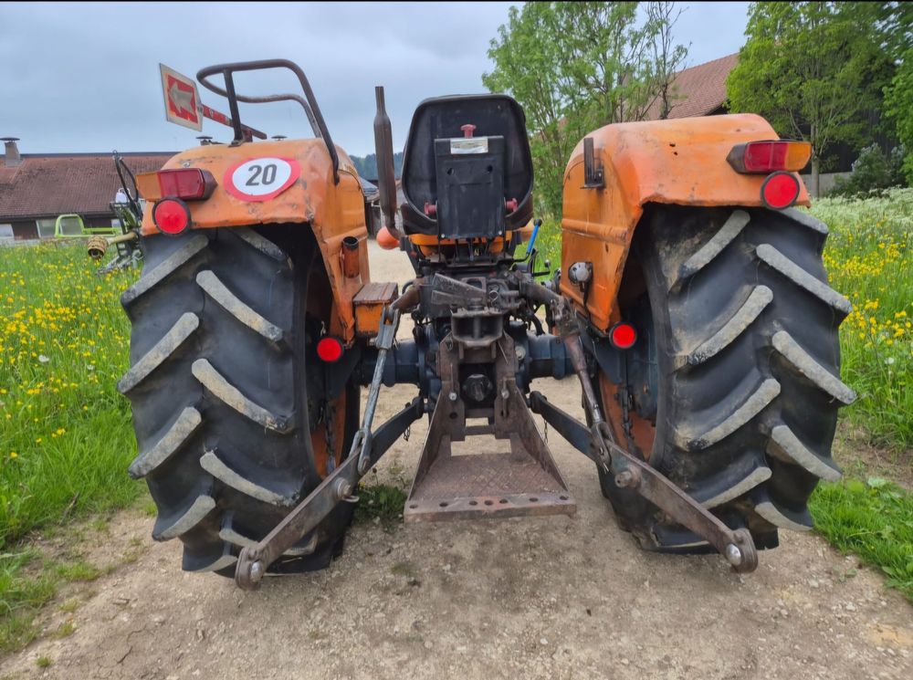 Tracteur FIAT 550, 55 PS, 9900h, bon état, fiable (Gebraucht) in Les ...