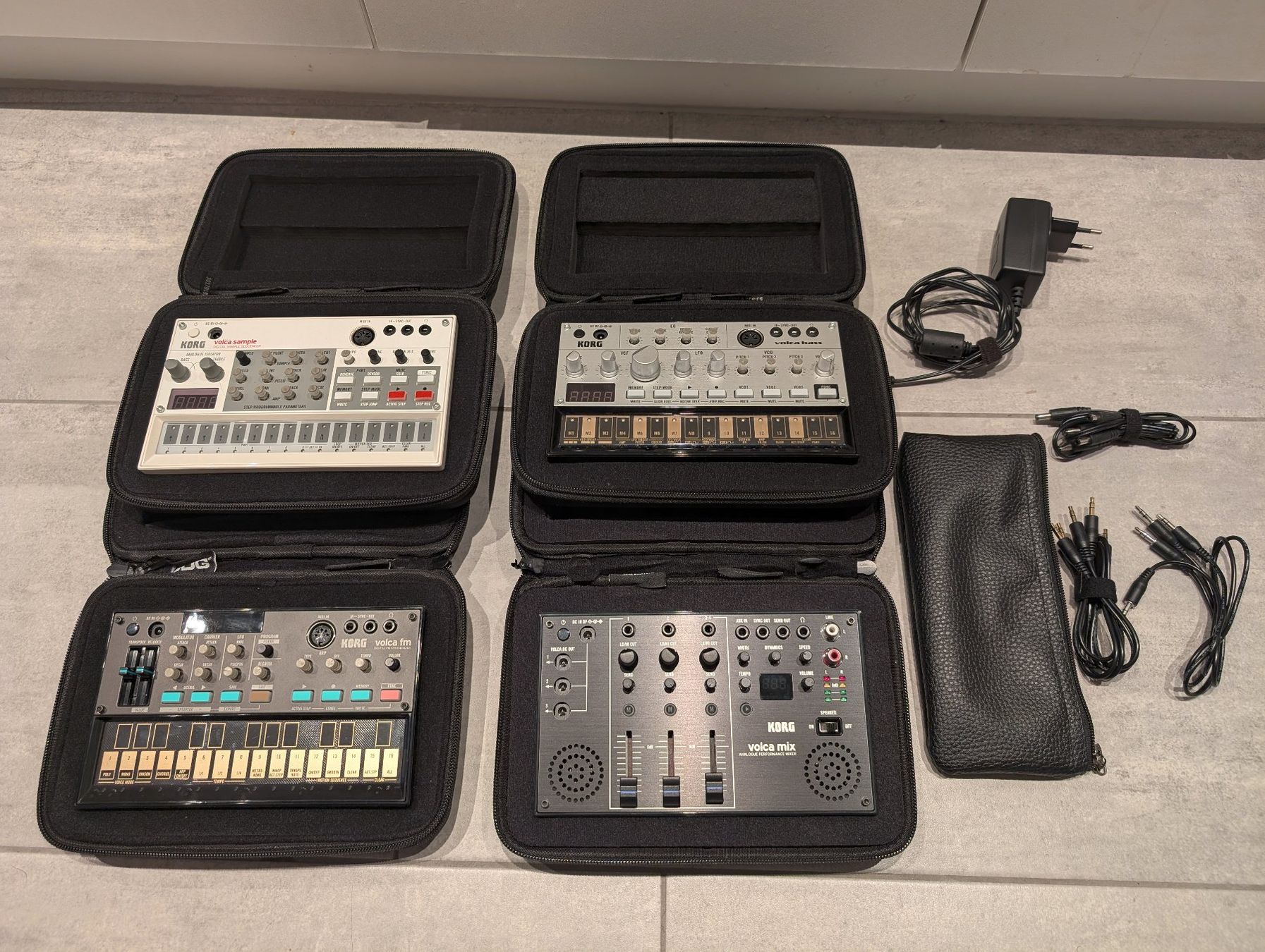 Korg Volca Sample, Bass, FM und Mix Set inkl. Cases (Gebraucht) in ...