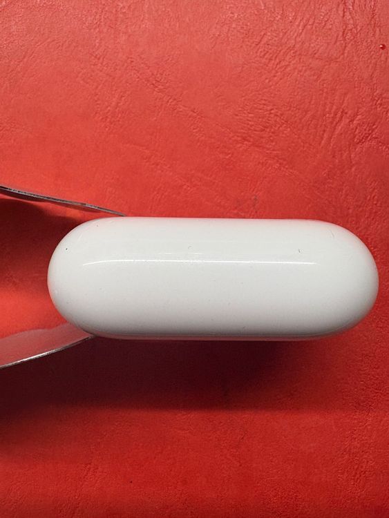 Apple AirPods Pro 2 charging case (A2968). (Gebraucht) in Lausanne für ...
