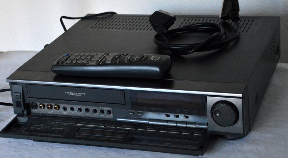 Videorecorder magnétoscope Super VHS JVC HR-S6800E | Kaufen auf Ricardo