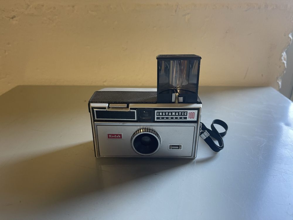 Kultige Kodak Instamatic 100 Kamera - Vintage Zustand! (Gebraucht) in ...