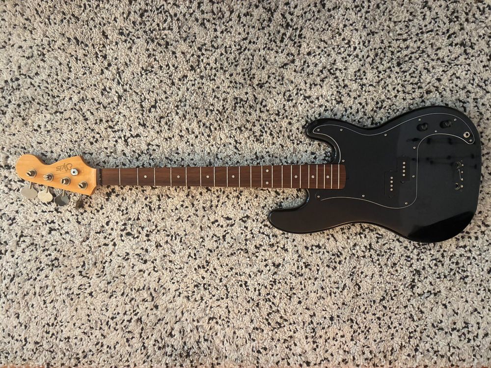 Bass "Elvis" (Precision Bass) (Defekt) in Zürich für CHF 51 – nur ...