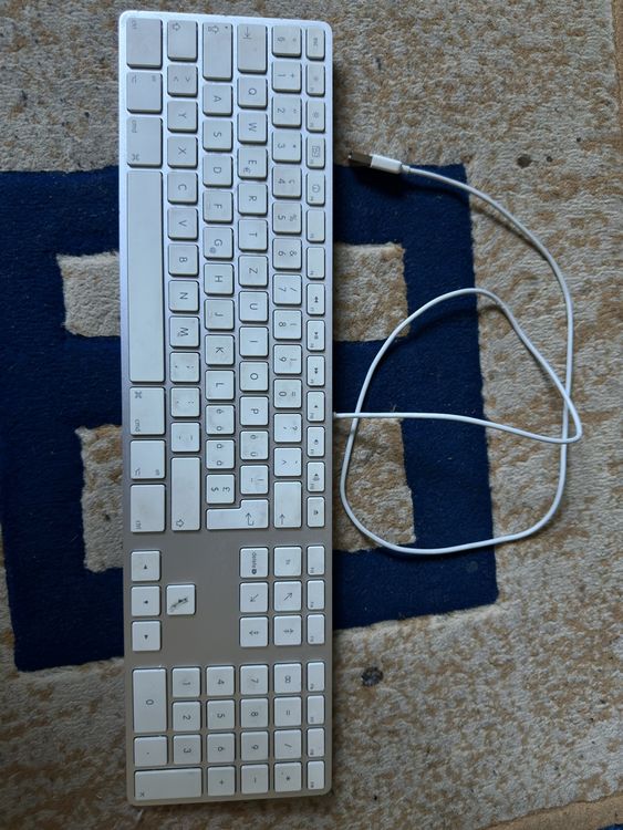 Apple Keyboard with cable (Gebraucht) in Embrach für CHF 20 – mit ...
