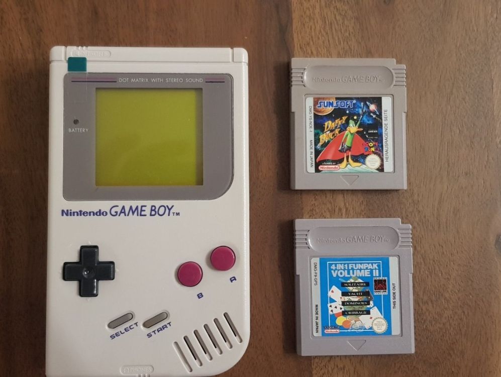 Gameboy + 2 Spiele | Kaufen auf Ricardo