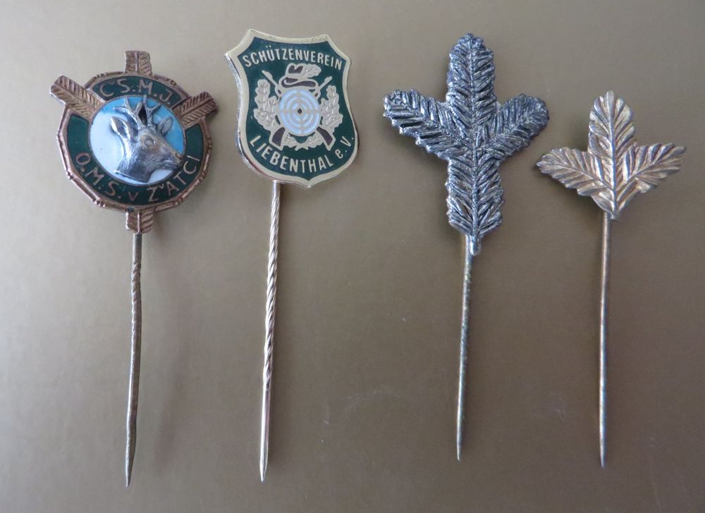 4 ABZEICHEN ANSTECKNADELN, JÄGER JAGD, REHBOCK, SCHÜTZEN (Gebraucht) in ...