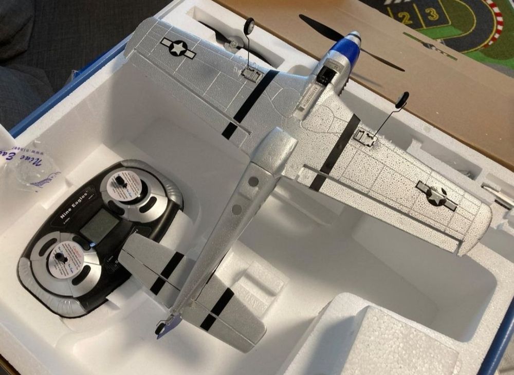 RC MODELLFLUGZEUG P-51 Mustang | 400mm | Nine Eagles/ RTF!!! | Kaufen auf Ricardo