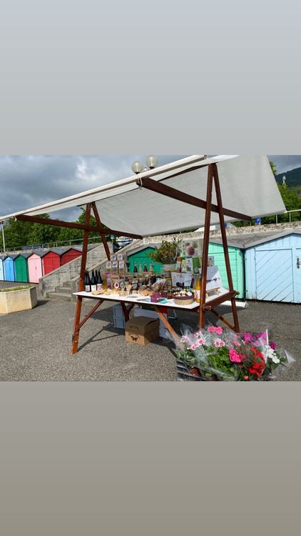 Stand en bois avec bâche (D'occasion) à Neuchâtel pour CHF 590 – avec ...