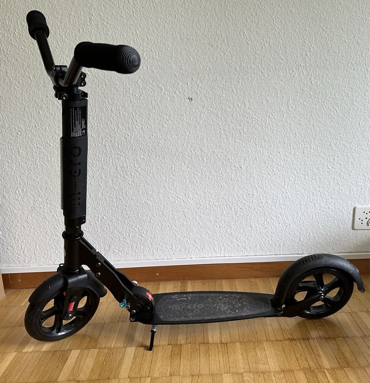 Micro Metropolitan Scooter Black (Gebraucht) in Hirzel für CHF 60 – nur ...