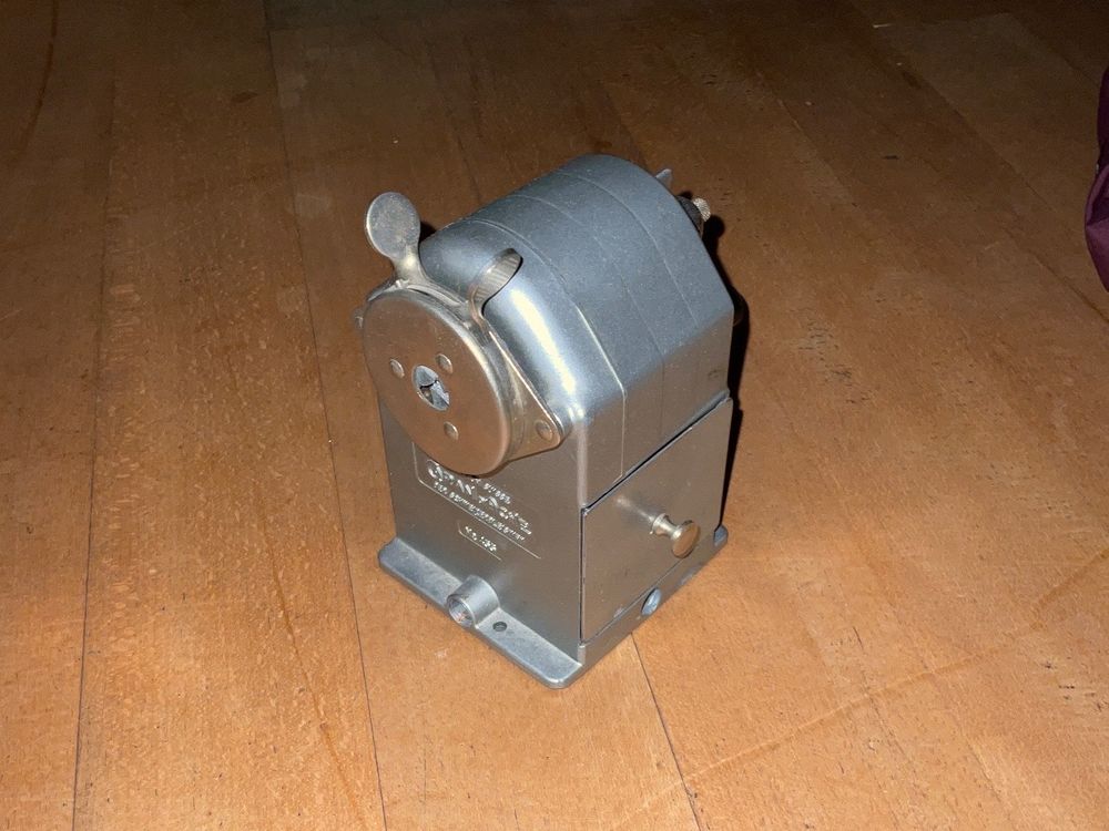 Spitzmaschine Caran d’ache - No 455 (Gebraucht) in Zürich für CHF 52 – mit Lieferung auf Ricardo ...