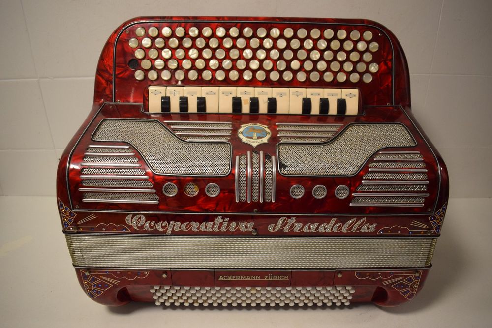 Akkordeon Cooperativa Stradella (Gebraucht) in Zürich für CHF 300 – mit ...
