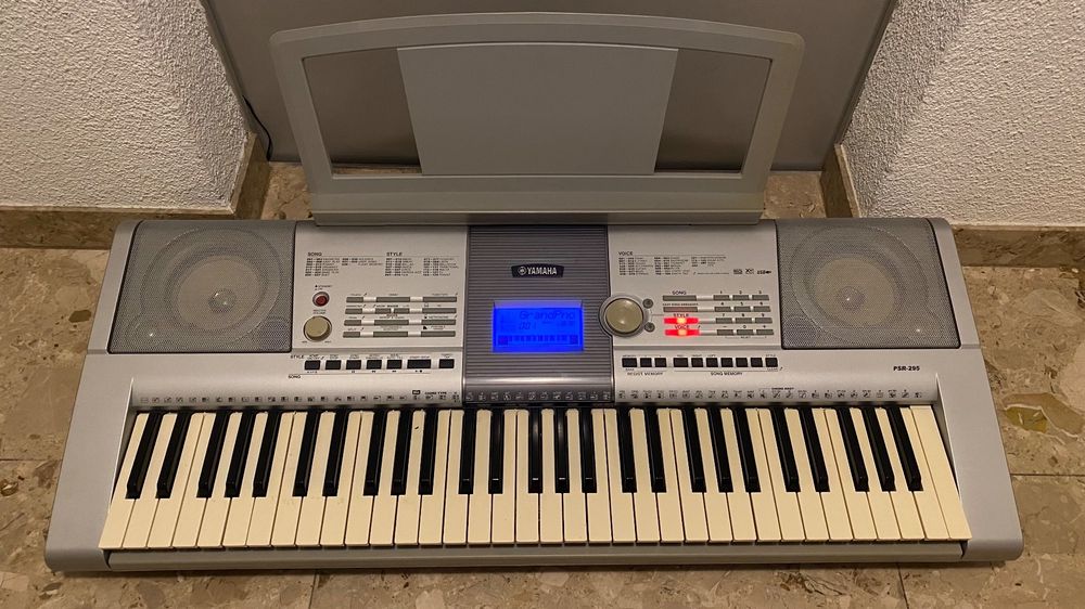 Keyboard Yamaha PSR-295 (Gebraucht) in Oberriet SG für CHF 59 – mit ...