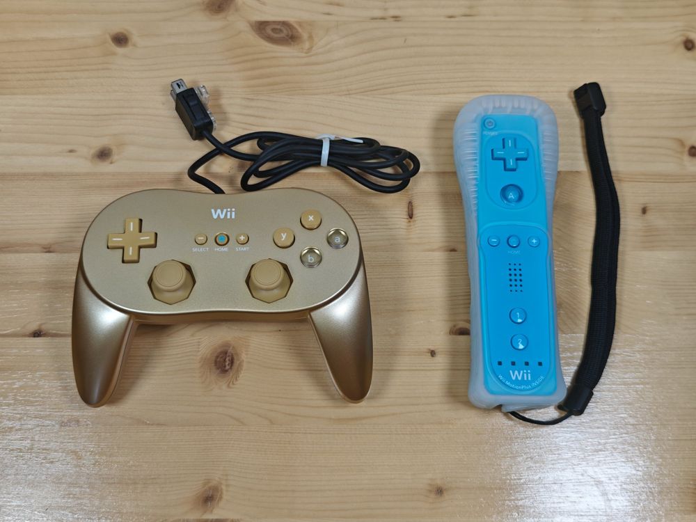 Club Nintendo - Gold Wii Classic Pro Controller + Wii Remote (Gebraucht ...