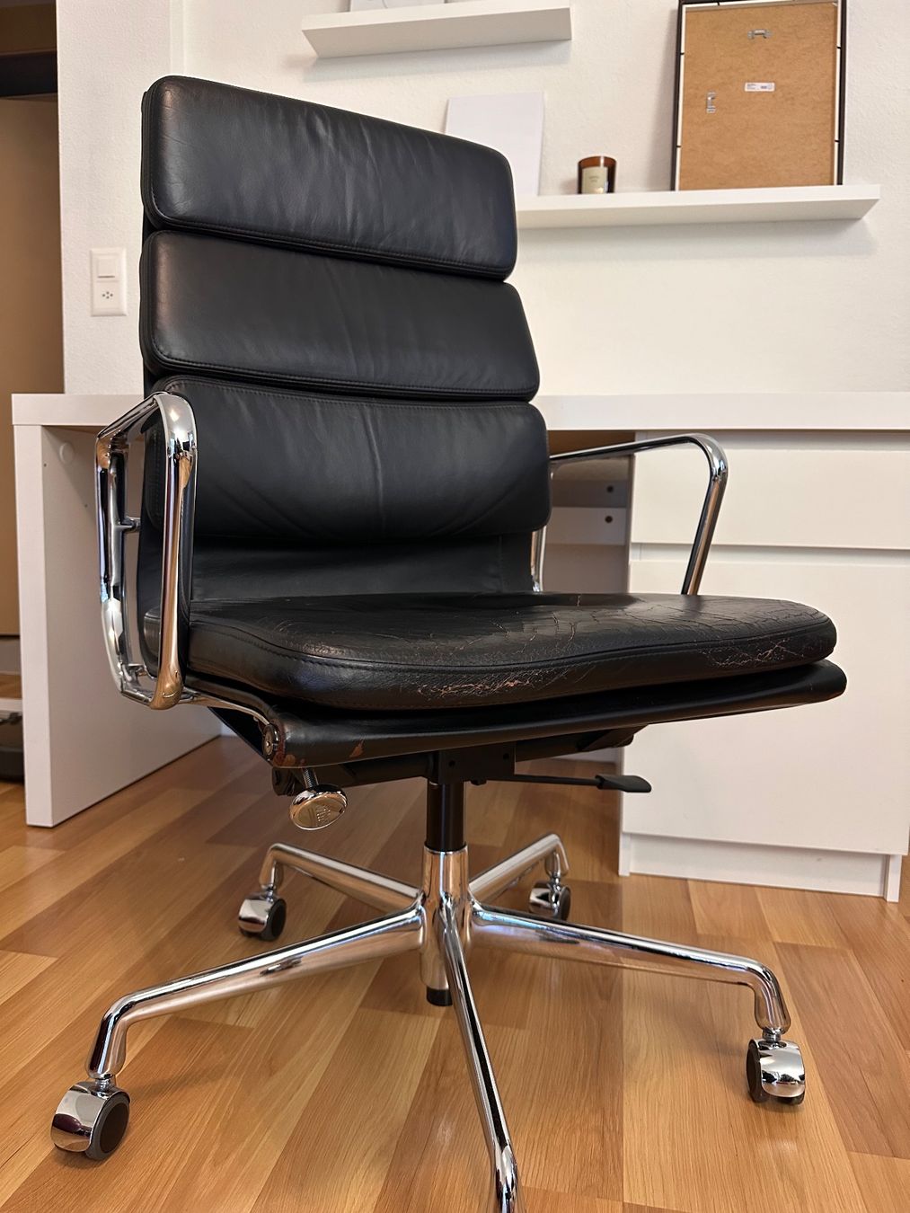 Original Vitra Eames Soft Pad Chair EA 219 Schwarz Leder (Gebraucht) in ...