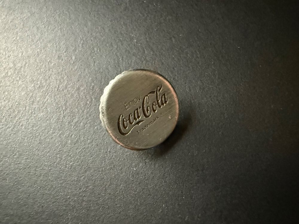 Pin Coca Cola 1978 Atlanta 🤩 Schraubverschluss Flasche (Gebraucht) in Galgenen für CHF 20 – mit ...