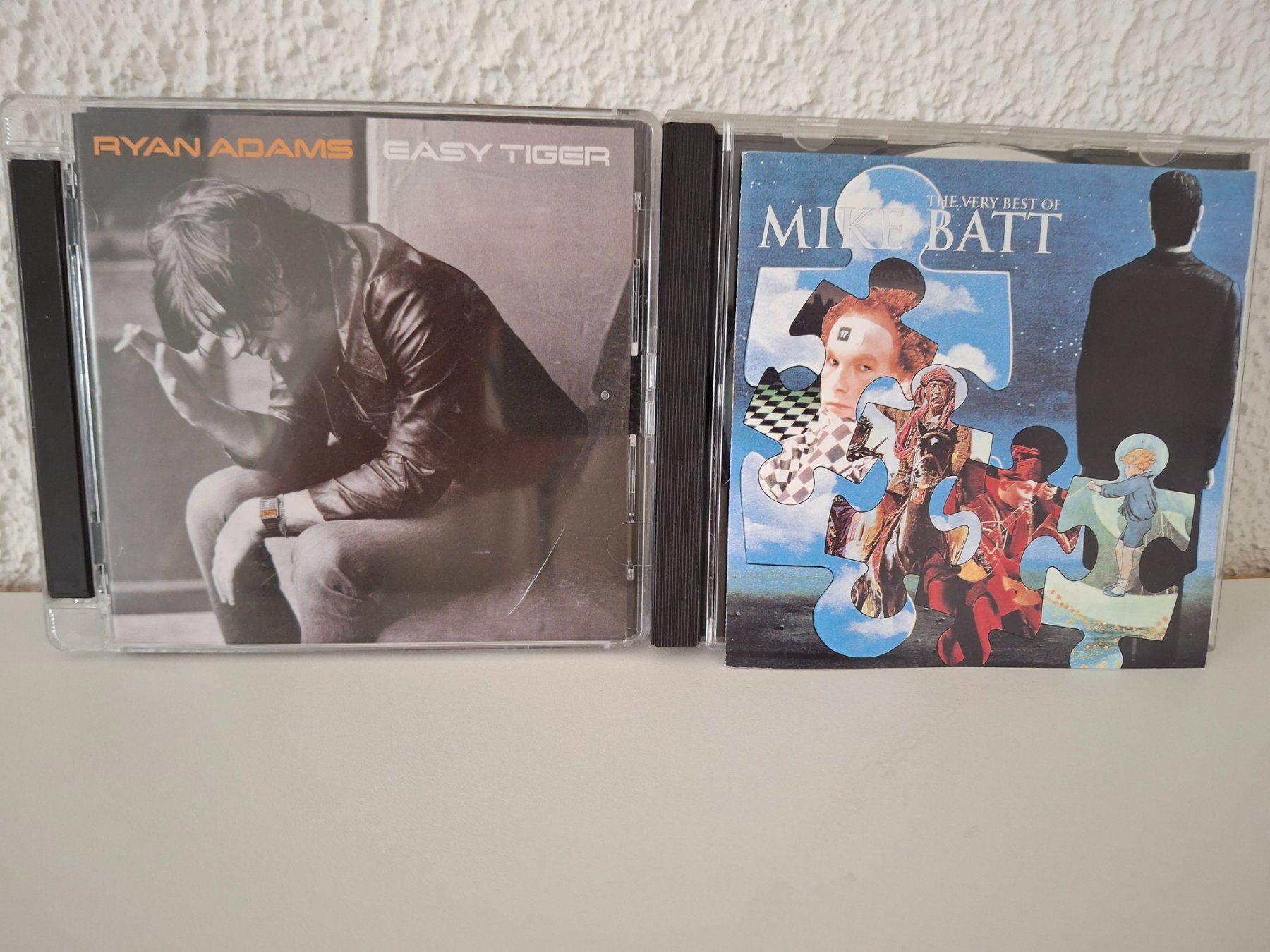 CDs Ryan Adams - Easy Tiger & Mike Batt🔨 (Gebraucht) in Aarberg für CHF ...