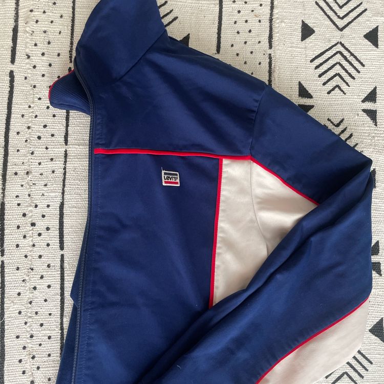 Levis Blue Jacket (Gebraucht) in Zurich für CHF 30 – mit Lieferung auf Ricardo kaufen