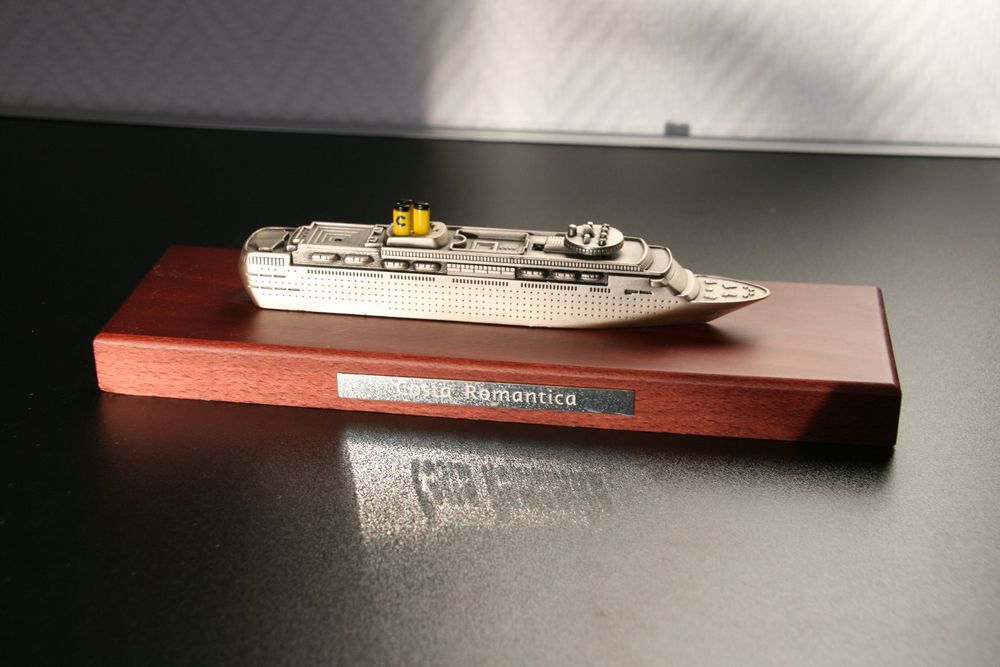 Schiff - Model Costa Romantica Metall auf Holzplatte (Gebraucht) in ...