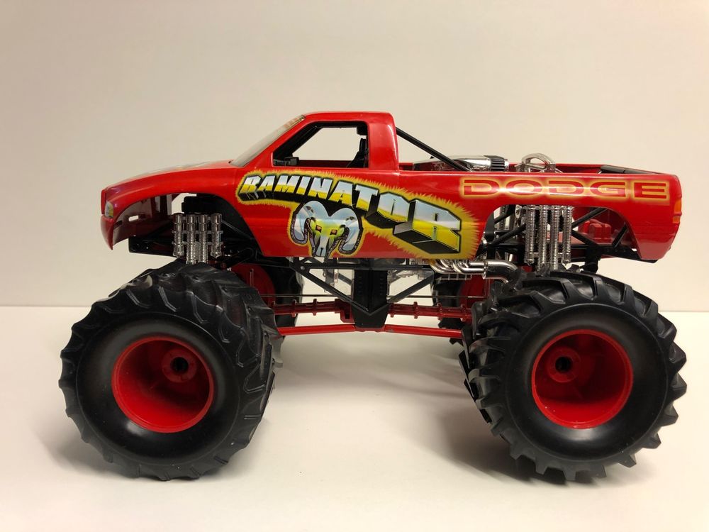 Dodge Ram Monstertruck Raminator 1:18, Muscle Machines, RAR (Gebraucht ...
