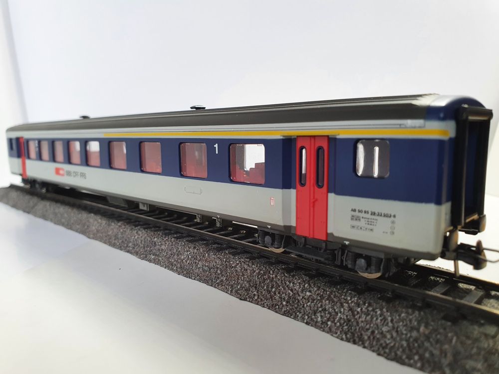 Reisezugwagen 1-2 Kl./ EW II NPZ / Prototyp-Farbgebung /1:87 (Neu und originalverpackt) in ...