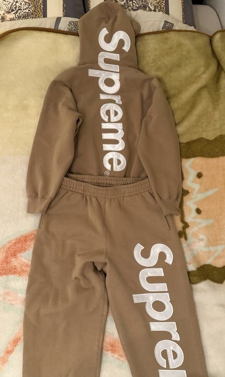 Full Set Supreme Tracksuit (Neu (gemäss Beschreibung)) in Lachen SZ für ...