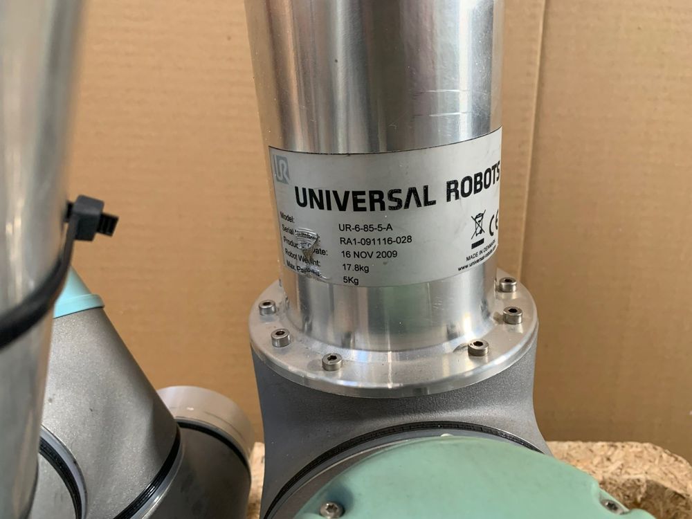 UR6 Roboter von UNIVERSAL ROBOTS (Defekt) in Oberkirch LU für CHF 2705 ...