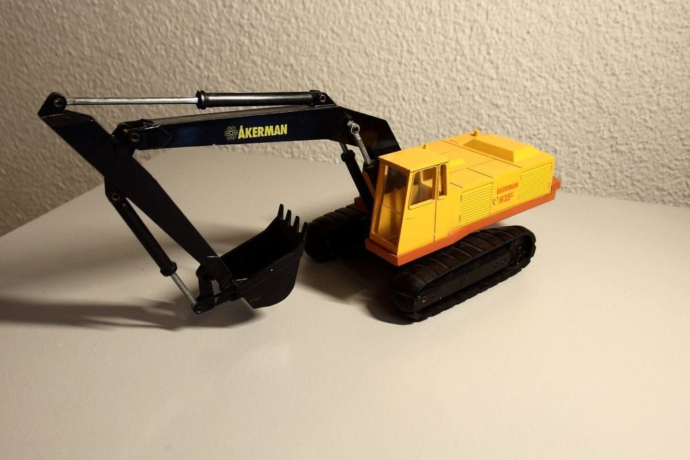 Bagger Modell Ackermann NZG 1:50 (Gebraucht) in Kriens für CHF 19 – mit ...